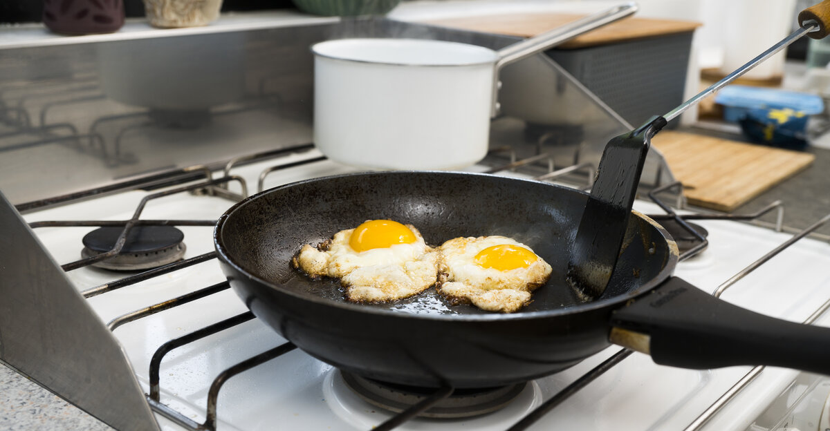 Myteknuser: Sviner det mere at lave mad på gaskomfur?