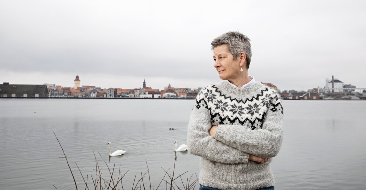 Hvor skal du bo som senior? Få gode råd til at vælge mellem by og land
